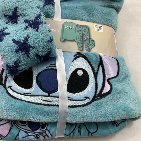 Disney | Intimates & Sleepwear | Stitch Womens Sleepwear Set | Poshmark